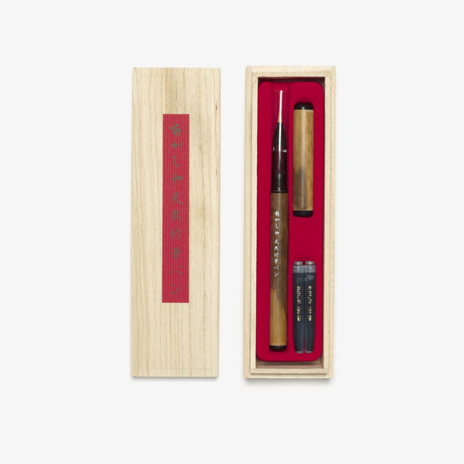 Crayons – 12 unnamed colors - Japan House London
