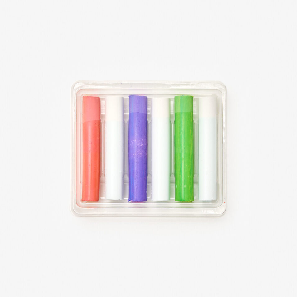 Crayons – 12 unnamed colors - Japan House London