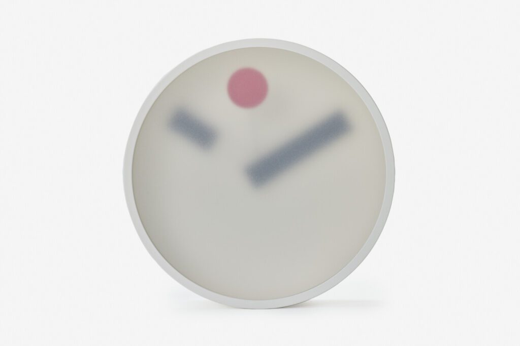 Kehai Clock by Koizumi Makoto: White - Japan House London